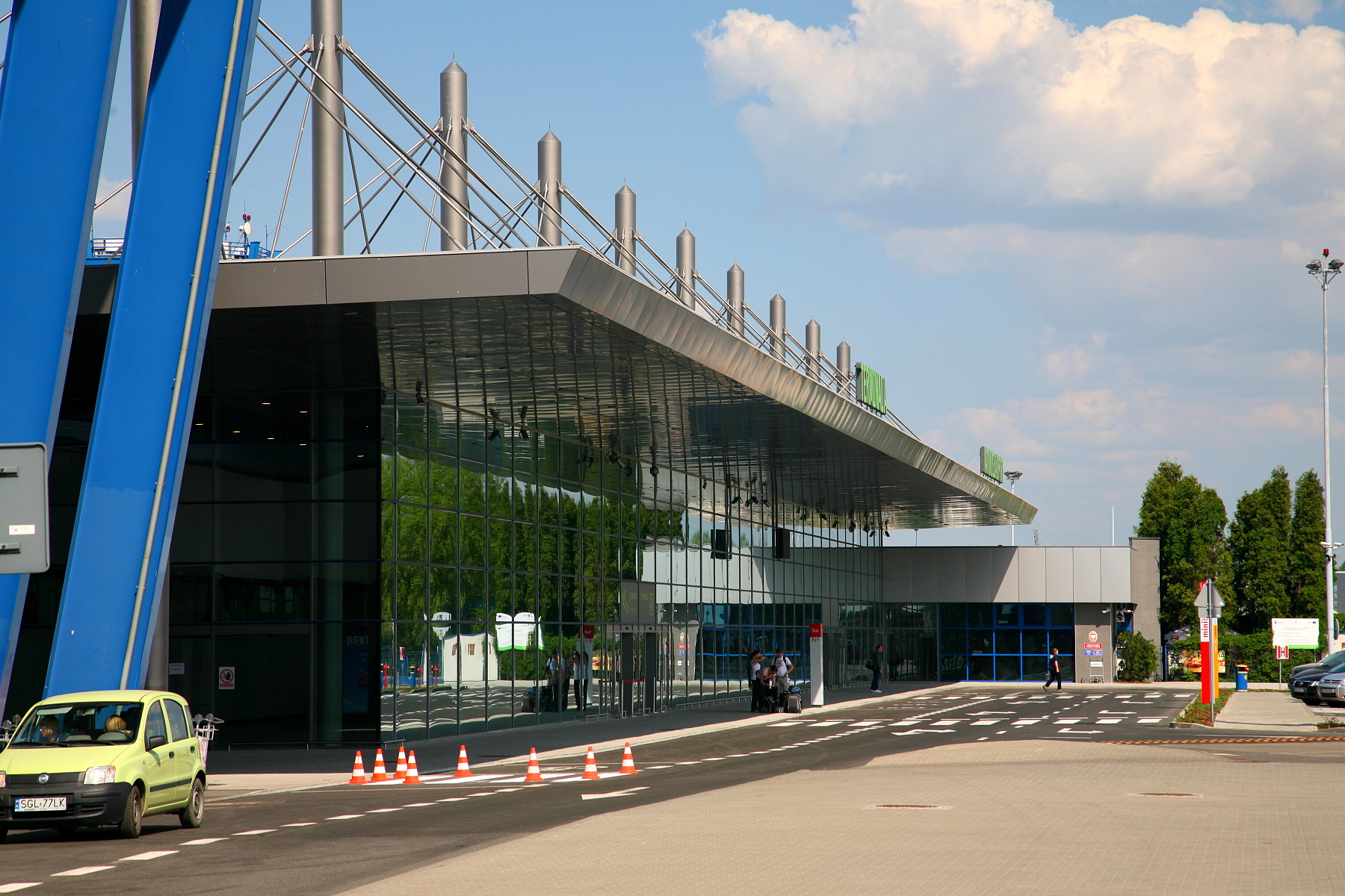 Downloads: An extension of passenger terminal A at the Katowice ...