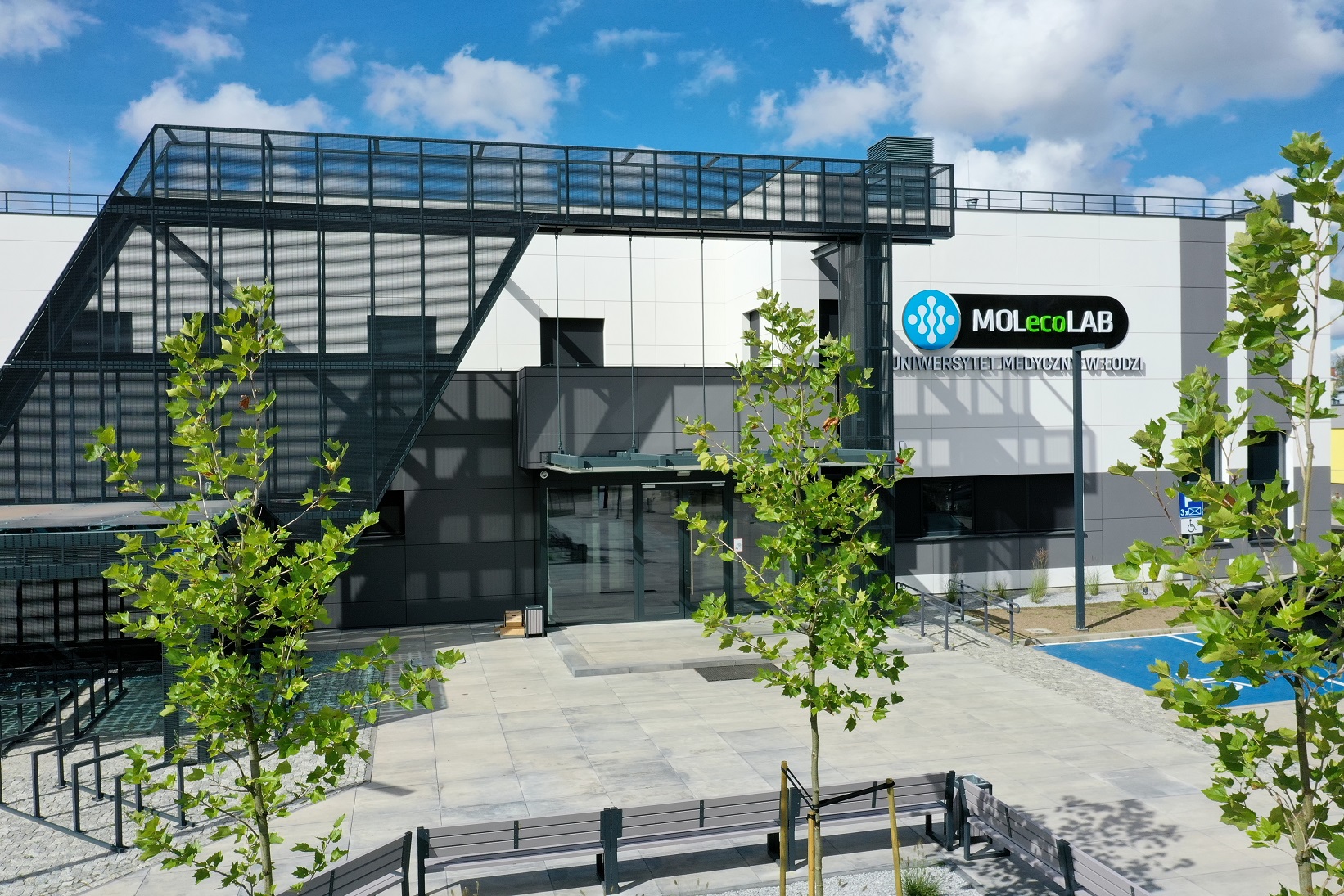 Centrum Badań Molekularnych Chorób Cywilizacyjnych MOLecoLAB | www.skanska.pl