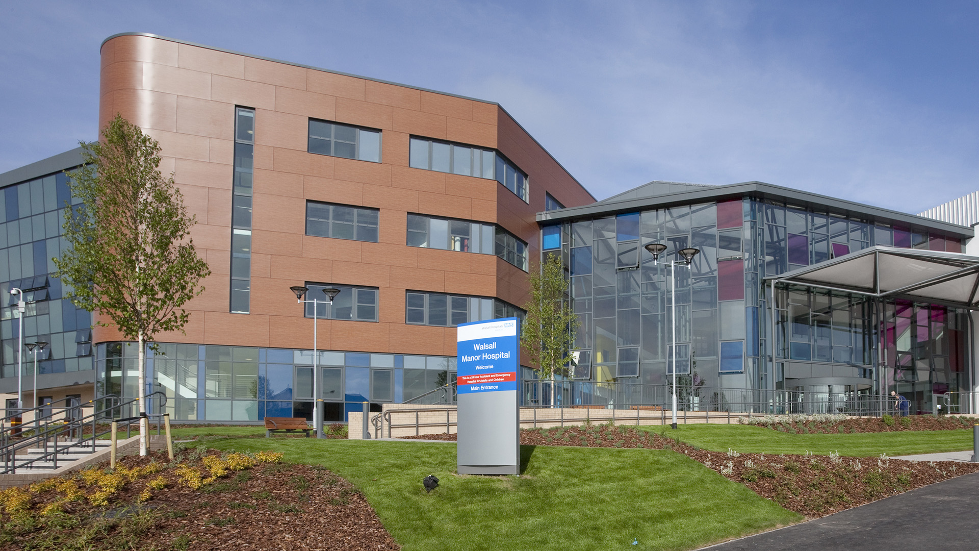 Downloads: Walsall Manor Hospital | www.skanska.pl